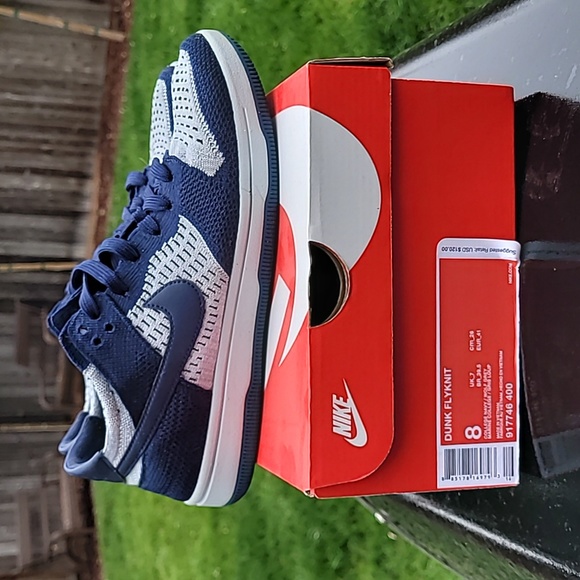 Nike | Shoes | Nike Dunk Low Flyknit College Navy Size 8 Euc 26 | Poshmark